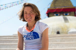 LIZZY HAWKER: CINCO OROS UTMB Y MUCHO MÁS. Mayayo