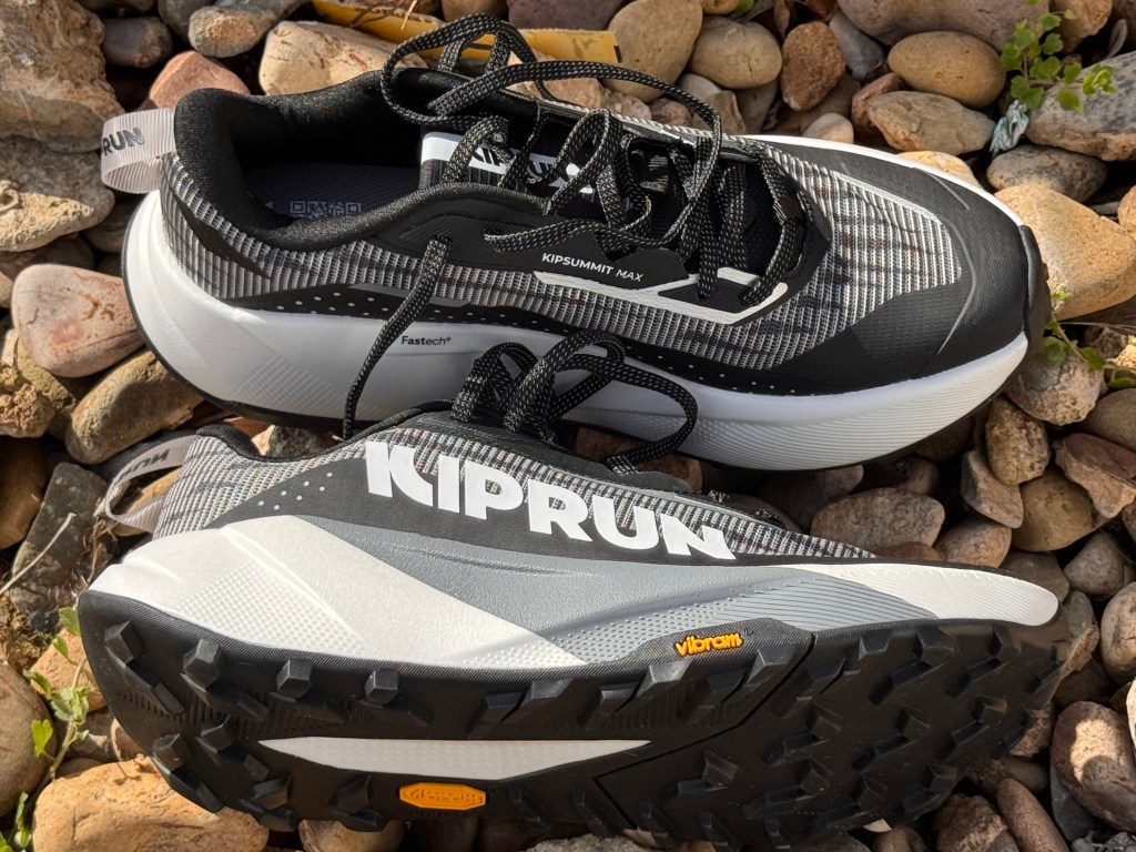 KIPRUN KIPSUMMIT MAX: Con suela Vibram Megagrip. Mayayo.
